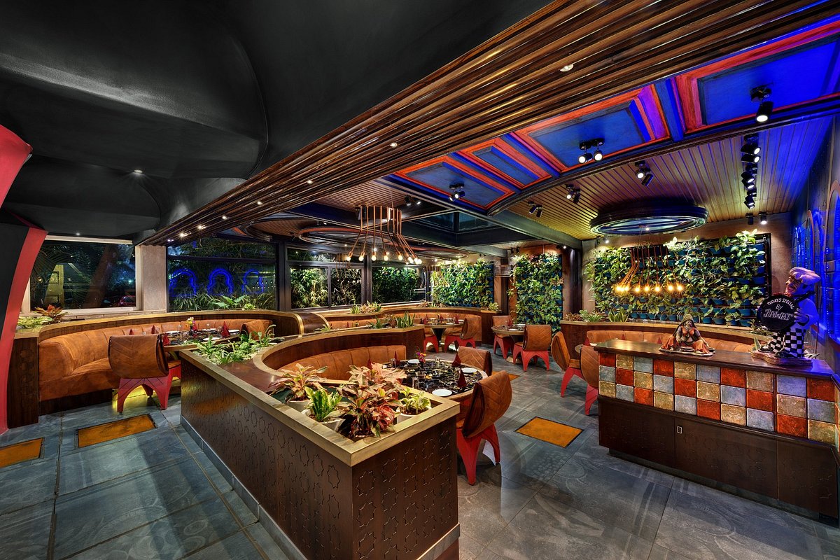 Dining & Bar | Chacha Inn